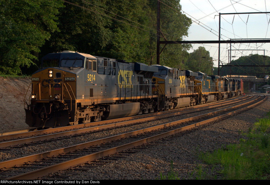 CSX ES40DC 5214 leads Q438-24
